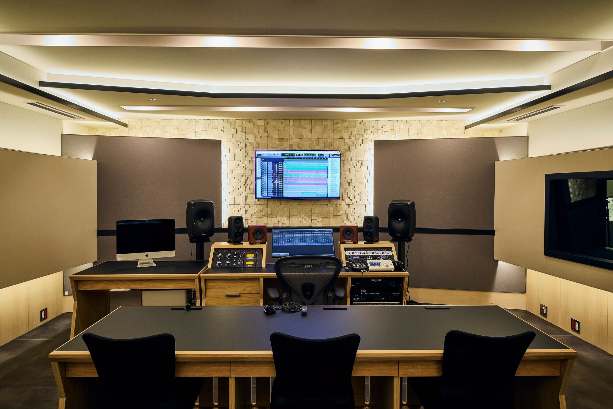 広告映像 CGディレクター・エンジニアの仕事内容とは？ 【Cyber AI Productions】 | 比べて分かる！CGの職種紹介