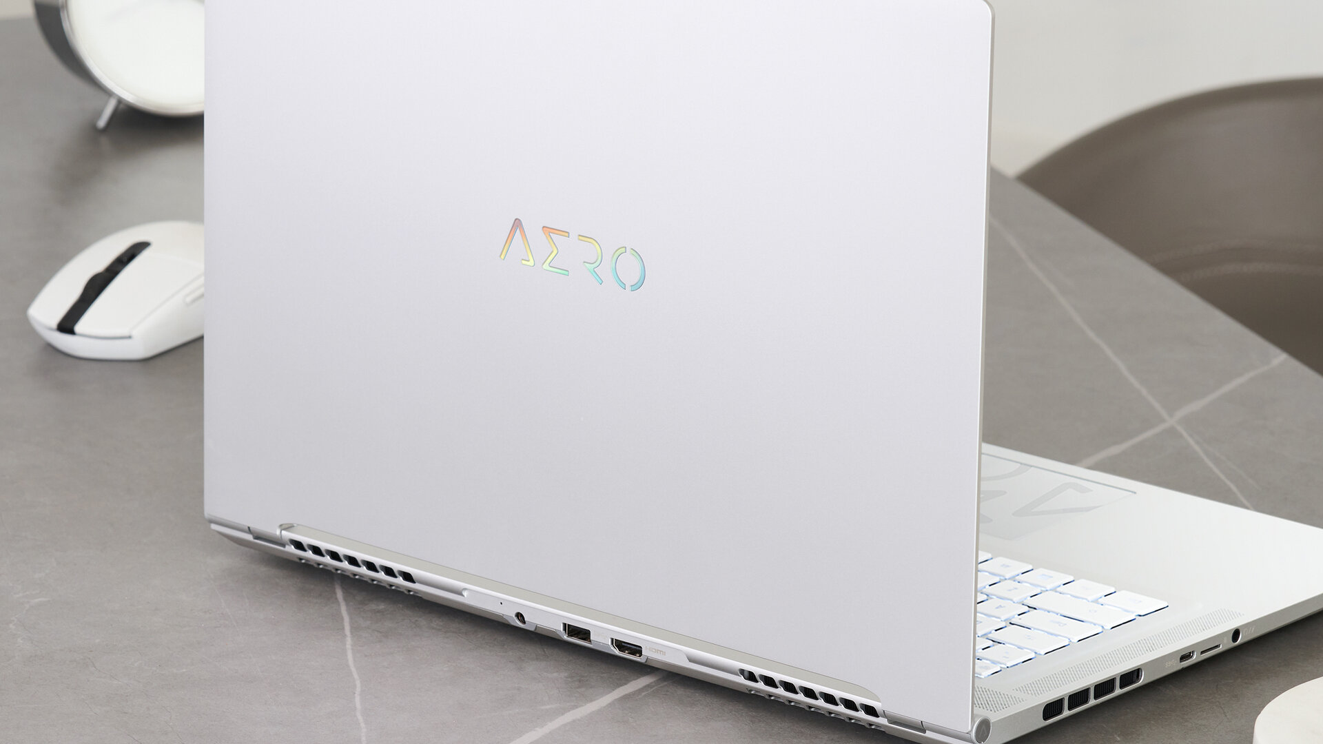 ノートPCでUnreal Engineを使ったNeRF検証！ テクノロジー型クリエイター集団、THINK AND SENSEが「AERO」の ...